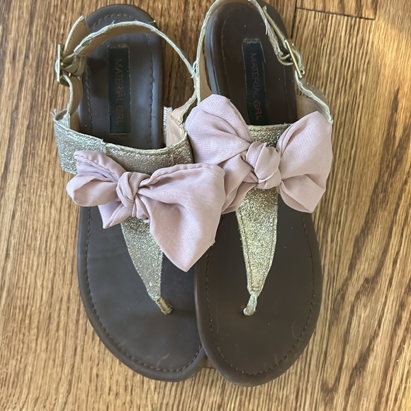 Material Girl | Shoes | Material Girl Flat Sandals | Poshmark